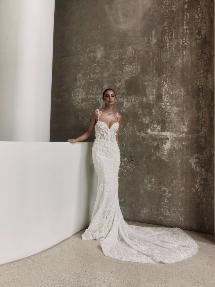 Alena Leena | MaidenWhite